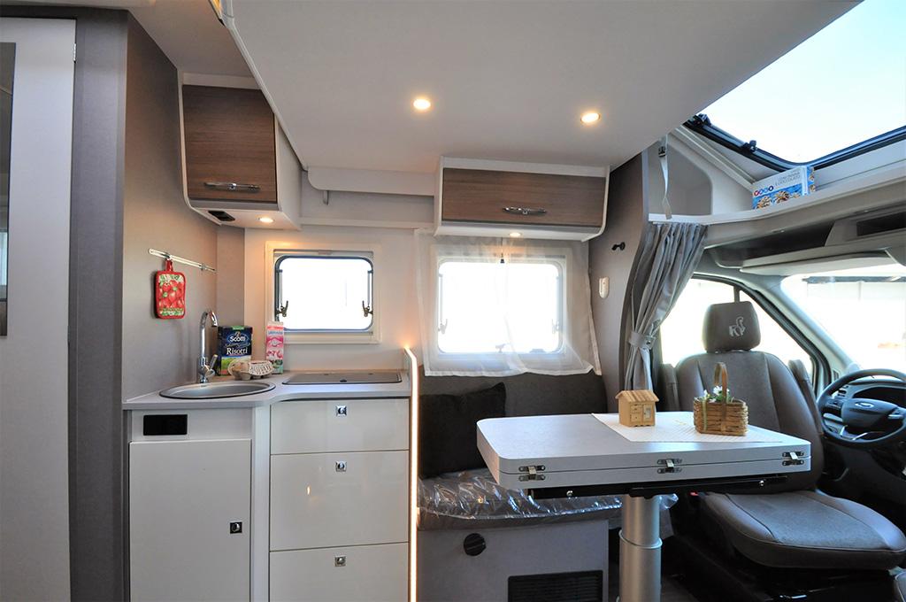 Camper Nuovo Semintegrale Etrusco T 7.3 SCF Linea 80 Campalto ...