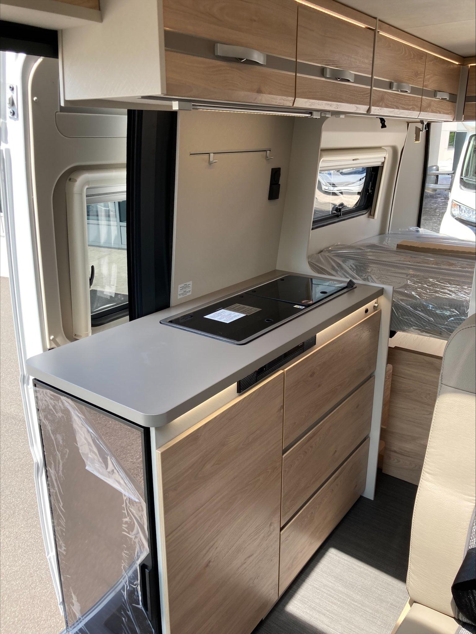 Camper Nuovo Van, furgonato Dethleffs GLOBETRAIL 600 Guglielmi ...