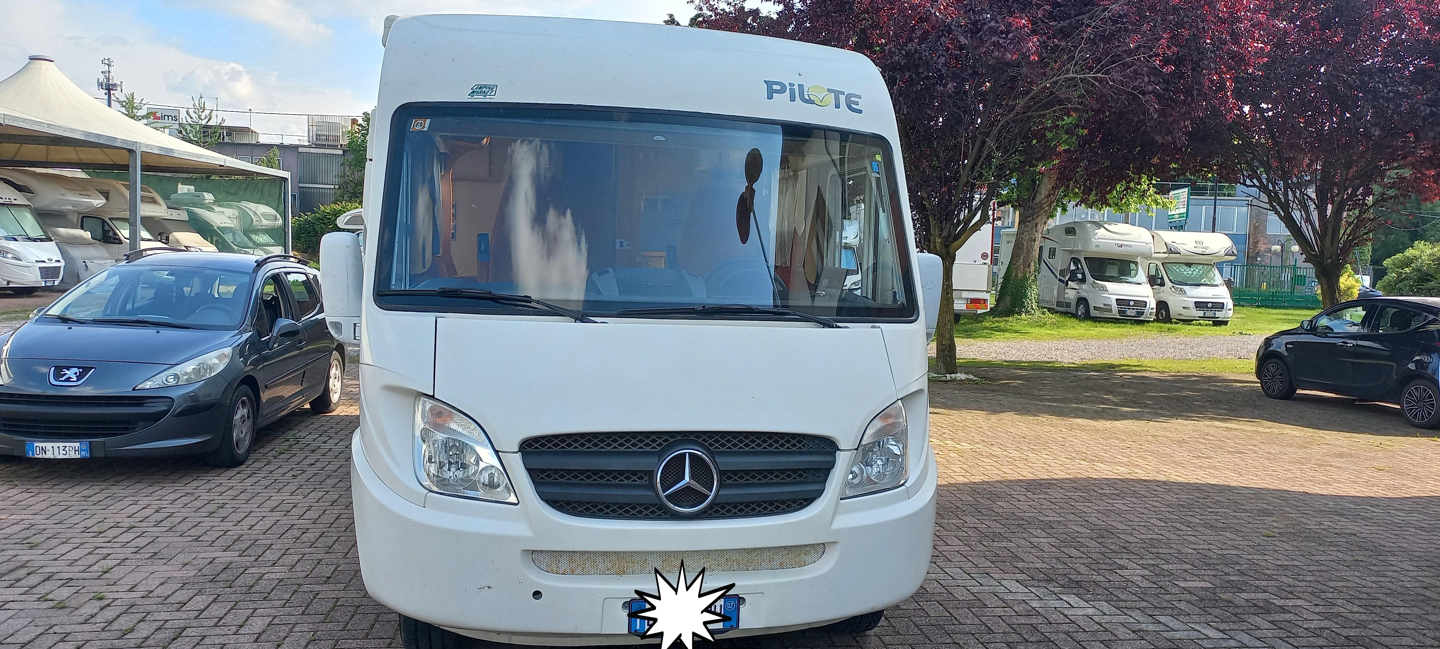 Camper Usato Motorhome Pilote EXPLORATEUR 733FG 2007 Camping Market ...