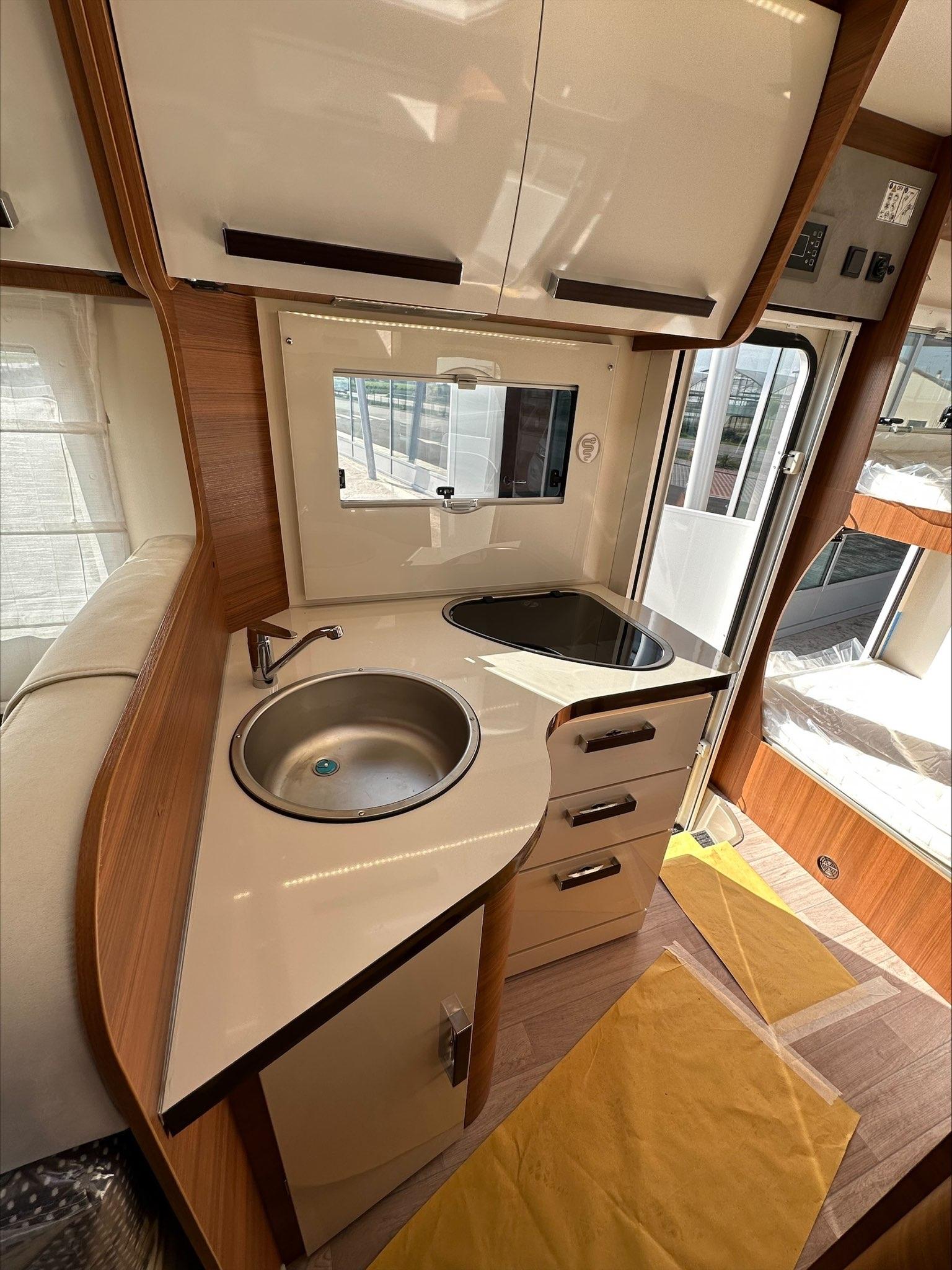 Camper Nuovo Mansardato Elnagh BARON 22 Guglielmi Autocaravan Lonigo ...