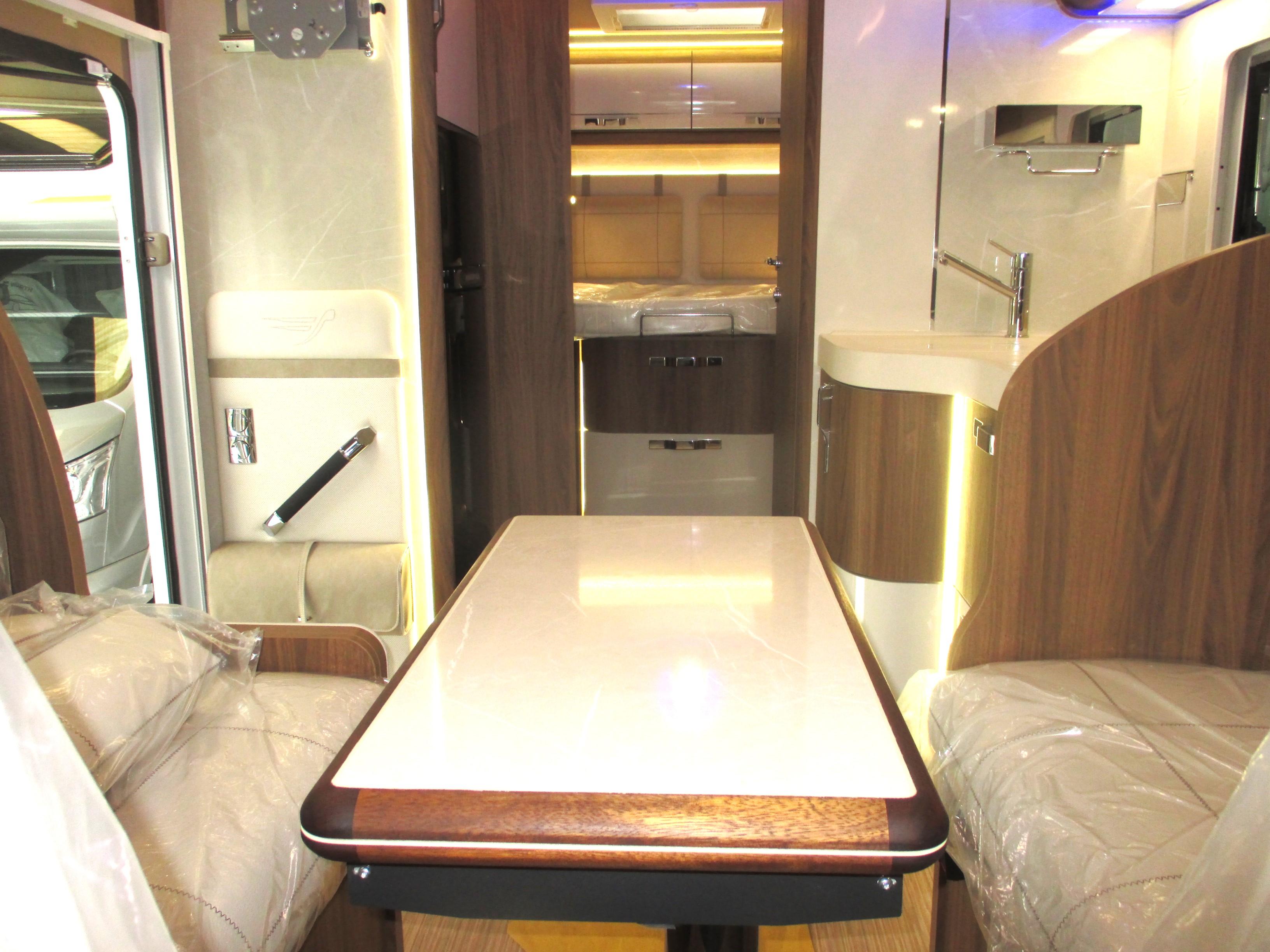 Camper Nuovo Semintegrale Arca EUROPA NEW DEAL P 745 GLC Coinova ...