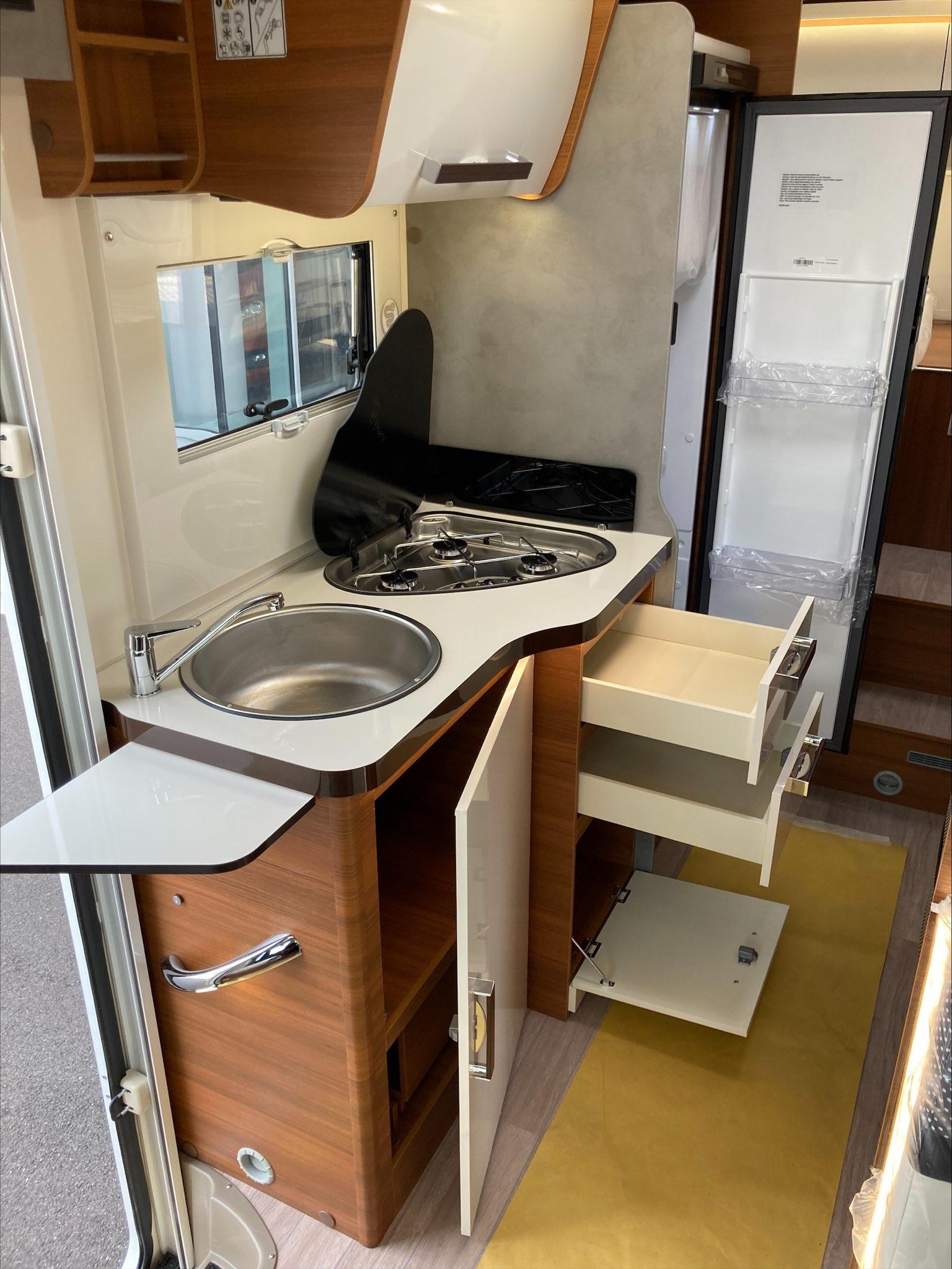 Camper Nuovo Semintegrale Elnagh BARON 565 Guglielmi Autocaravan Lonigo ...