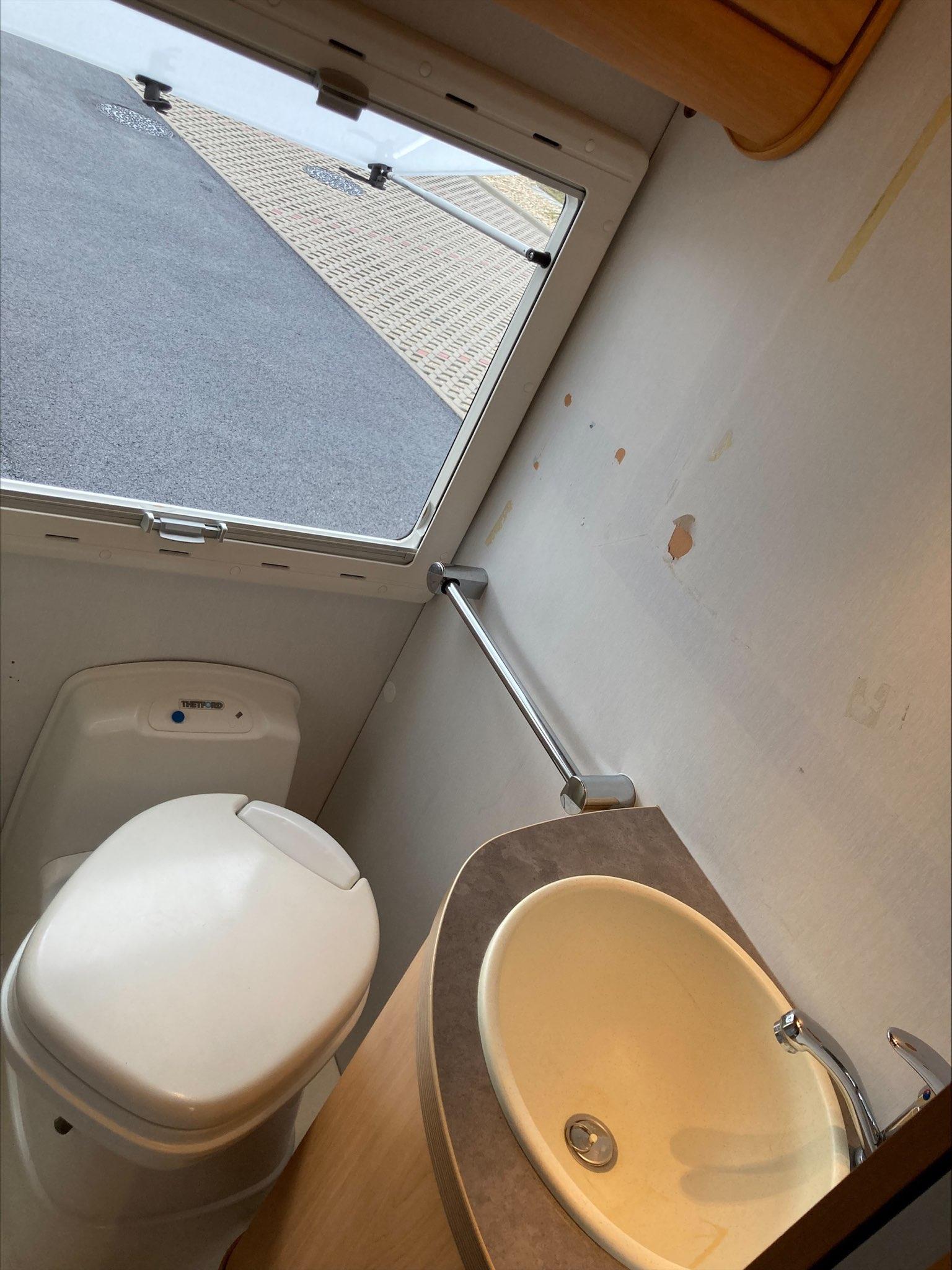 Camper Usato Mansardato Chausson WELCOME 8 2004 Guglielmi Autocaravan ...