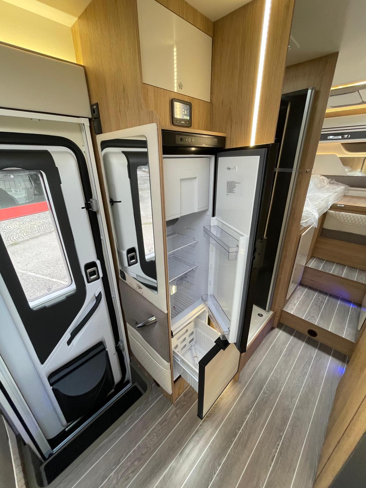 Camper Nuovo Motorhome Roller Team Zefiro 287 Integral 2024 Lusso ...