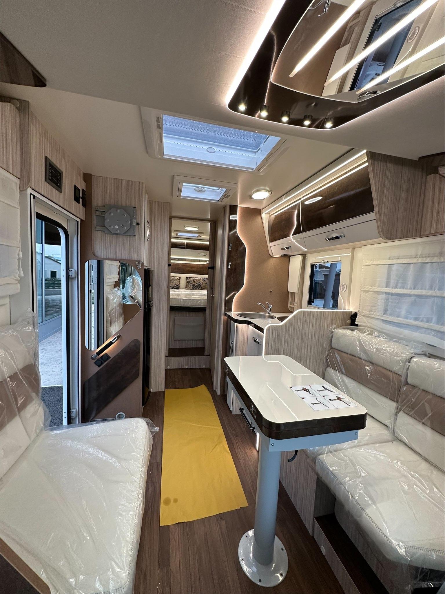 Camper Nuovo Motorhome Elnagh MAGNUM 582 - stagione 2024 Guglielmi ...