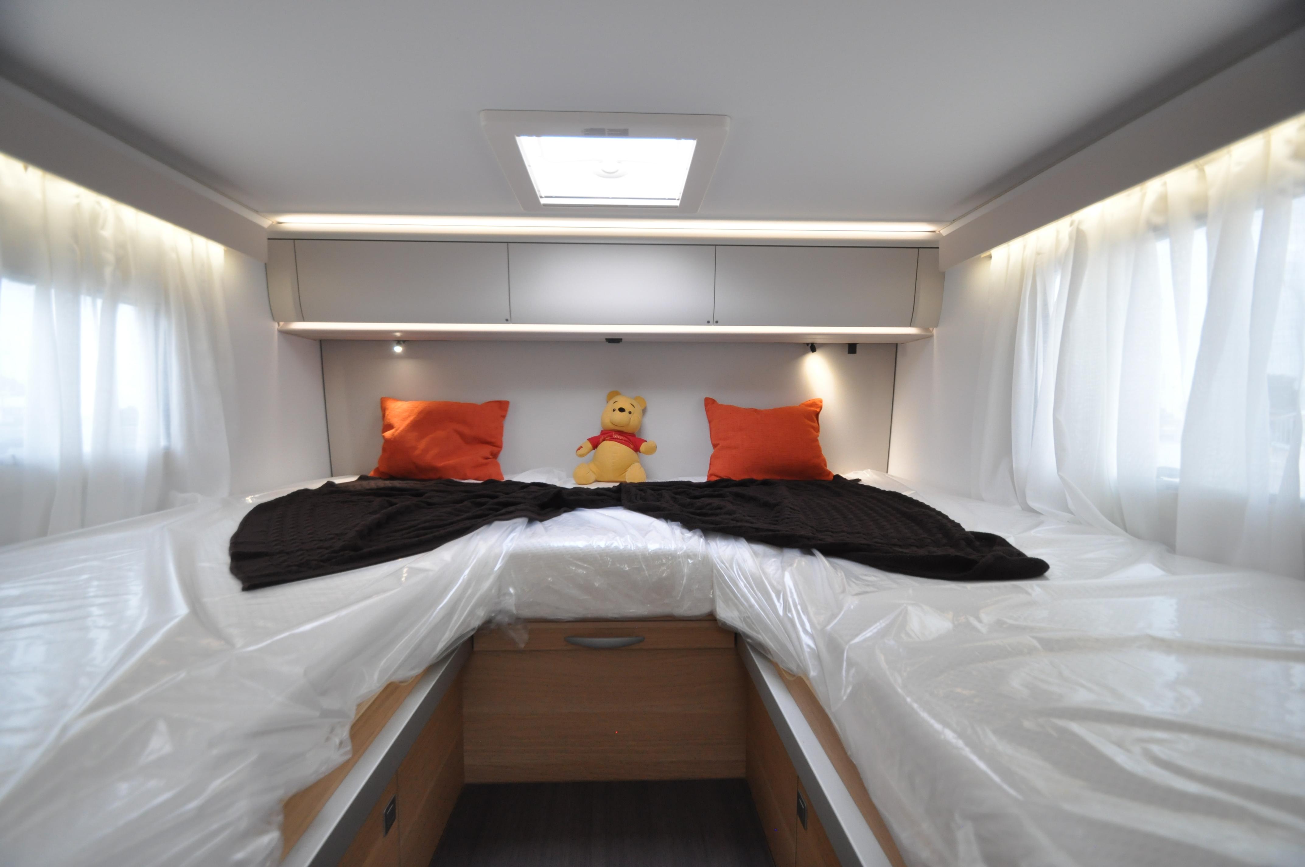 Camper Nuovo Semintegrale Adria Matrix Axess 670 SL Linea 80 Campalto ...