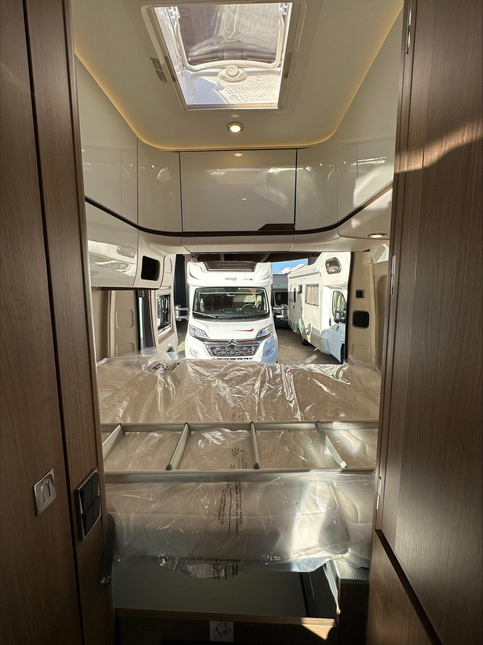 Camper Nuovo Semintegrale Dreamer CAMPER VAN XL Guglielmi Autocaravan ...