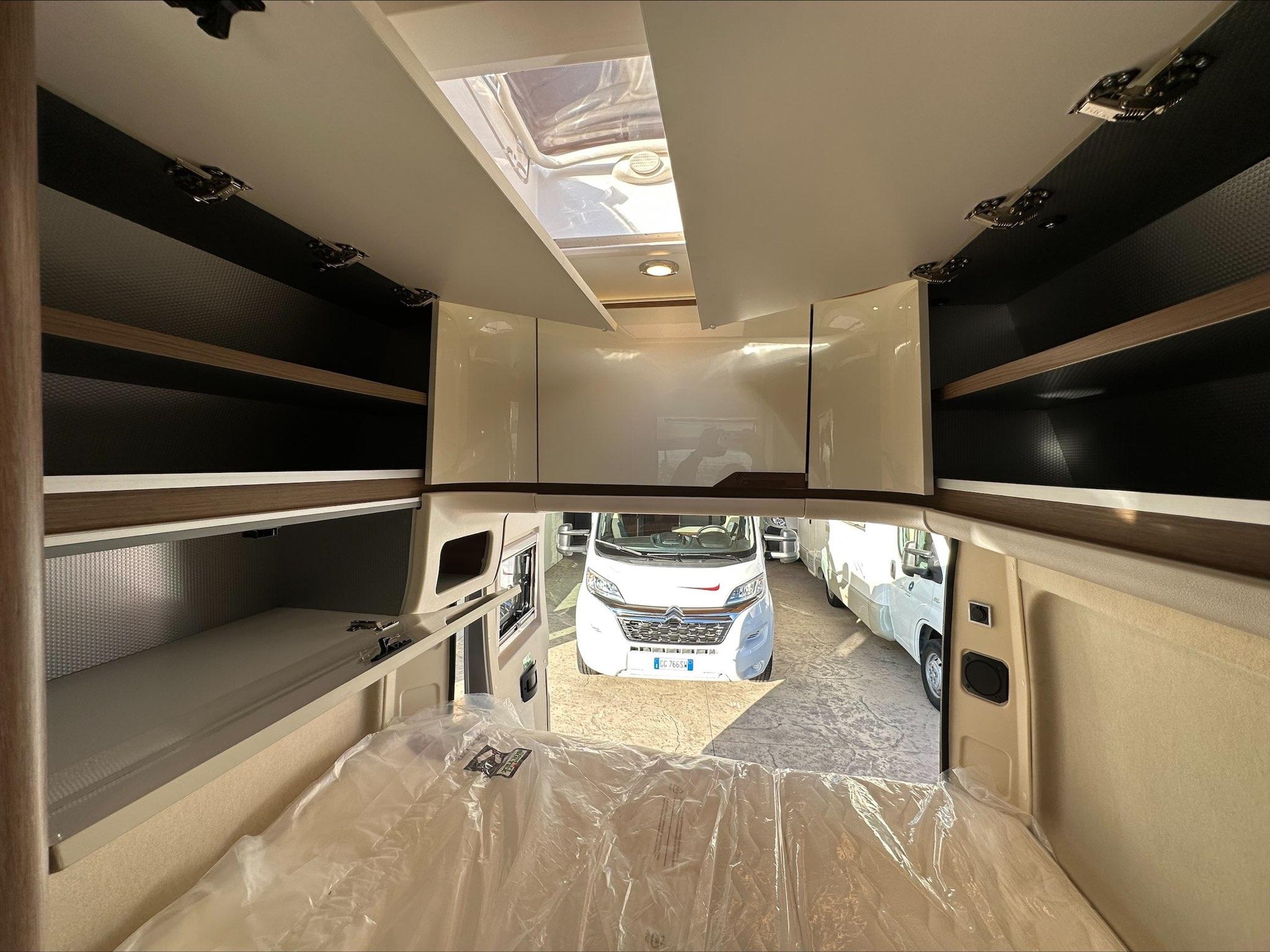 Camper Nuovo Semintegrale Dreamer CAMPER VAN XL Guglielmi Autocaravan ...