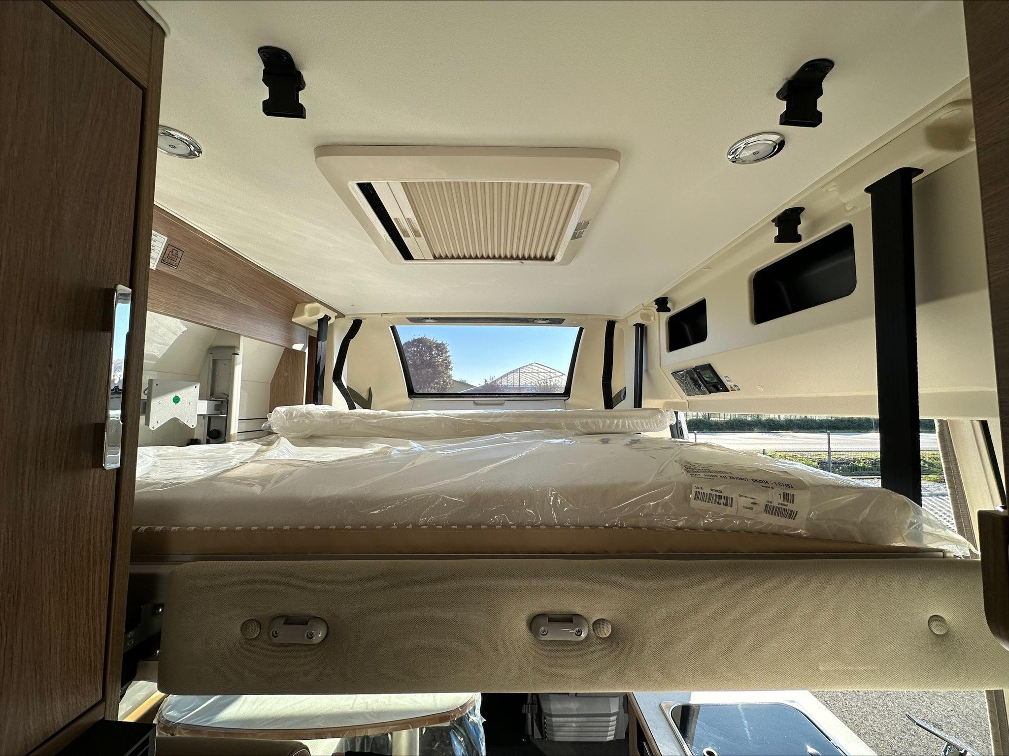 Camper Nuovo Semintegrale Dreamer CAMPER VAN XL Guglielmi Autocaravan ...