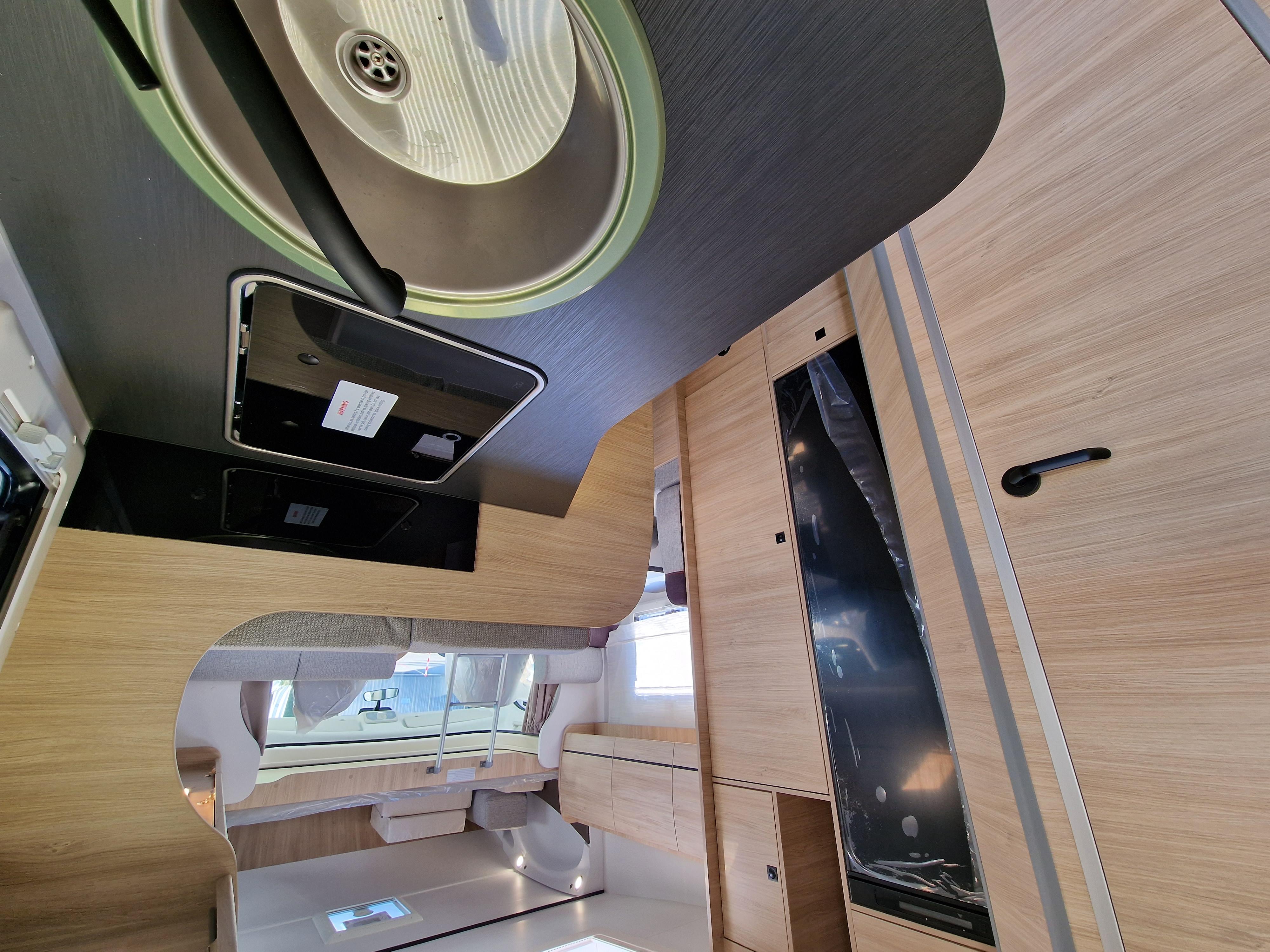 Camper Nuovo Mansardato Challenger C256 2023 Monzacamper Monza ...