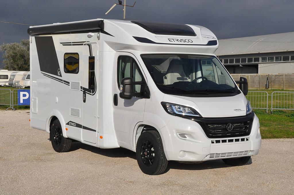 Camper Nuovo Semintegrale Etrusco T 5900 FB Linea 80 Campalto ...