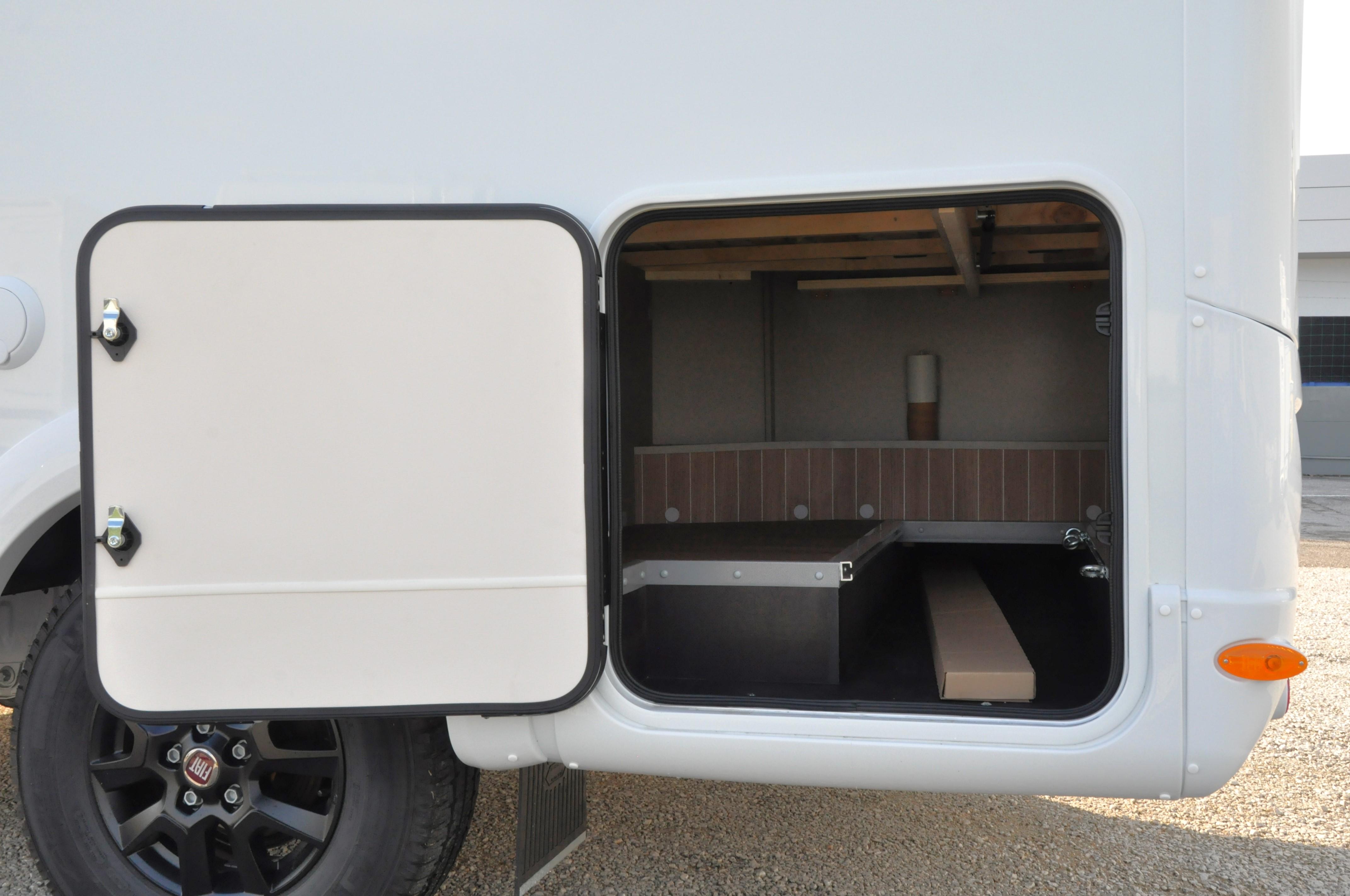 Camper Nuovo Semintegrale Etrusco T 5900 FB Linea 80 Campalto ...