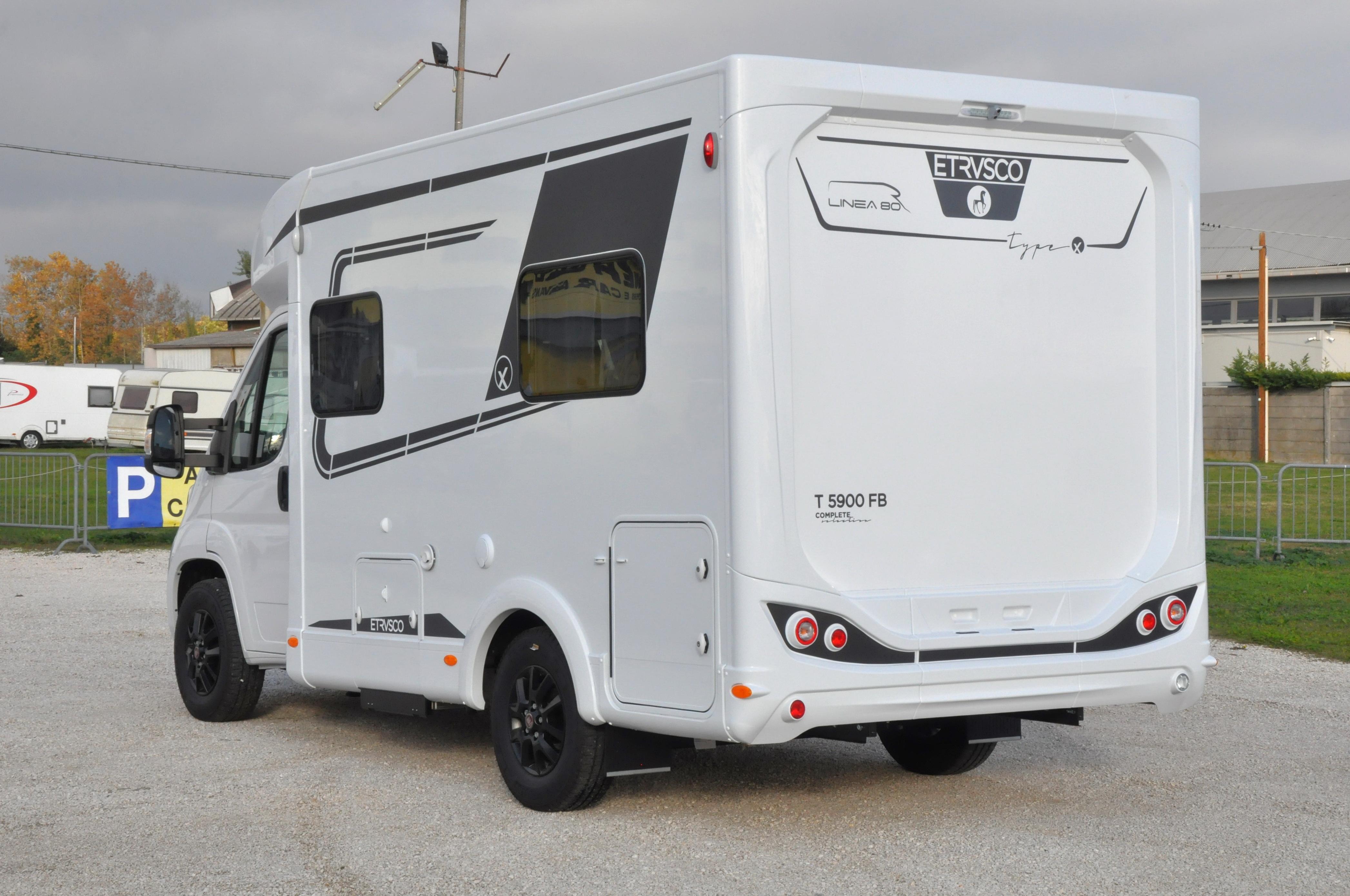 Camper Nuovo Semintegrale Etrusco T 5900 FB Linea 80 Campalto ...