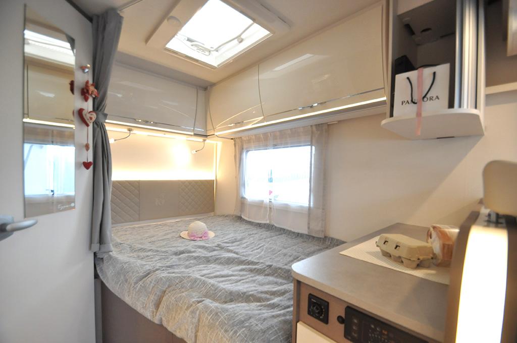 Camper Nuovo Semintegrale Etrusco T 5900 FB Linea 80 Campalto ...