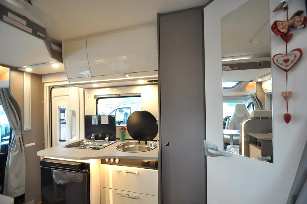 Camper Nuovo Semintegrale Etrusco T 5900 FB Linea 80 Campalto ...