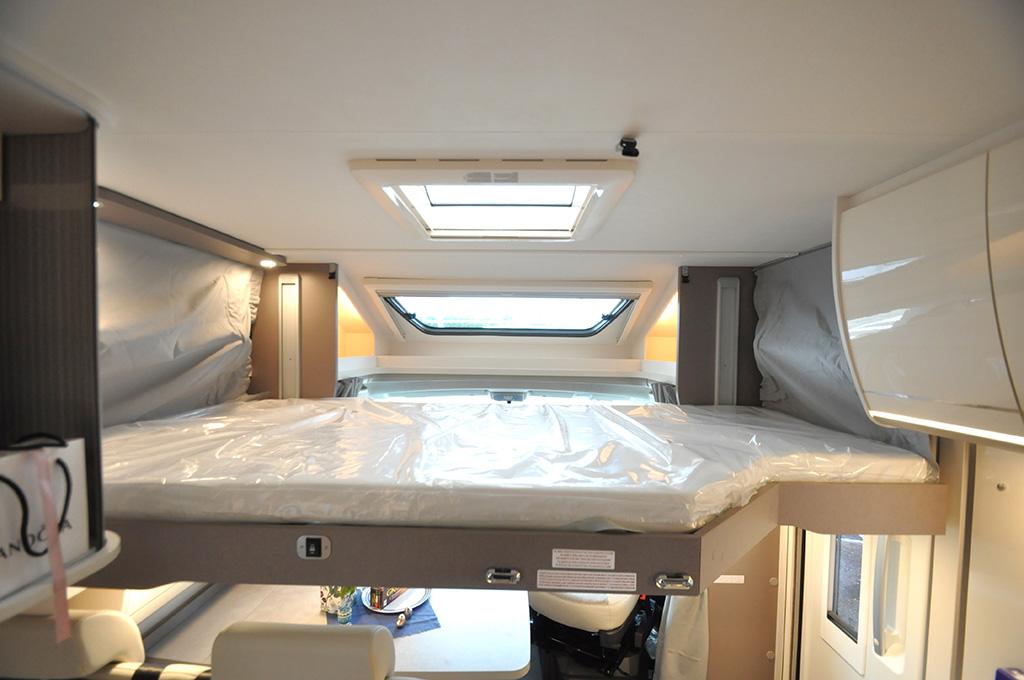 Camper Nuovo Semintegrale Etrusco T 5900 FB Linea 80 Campalto ...