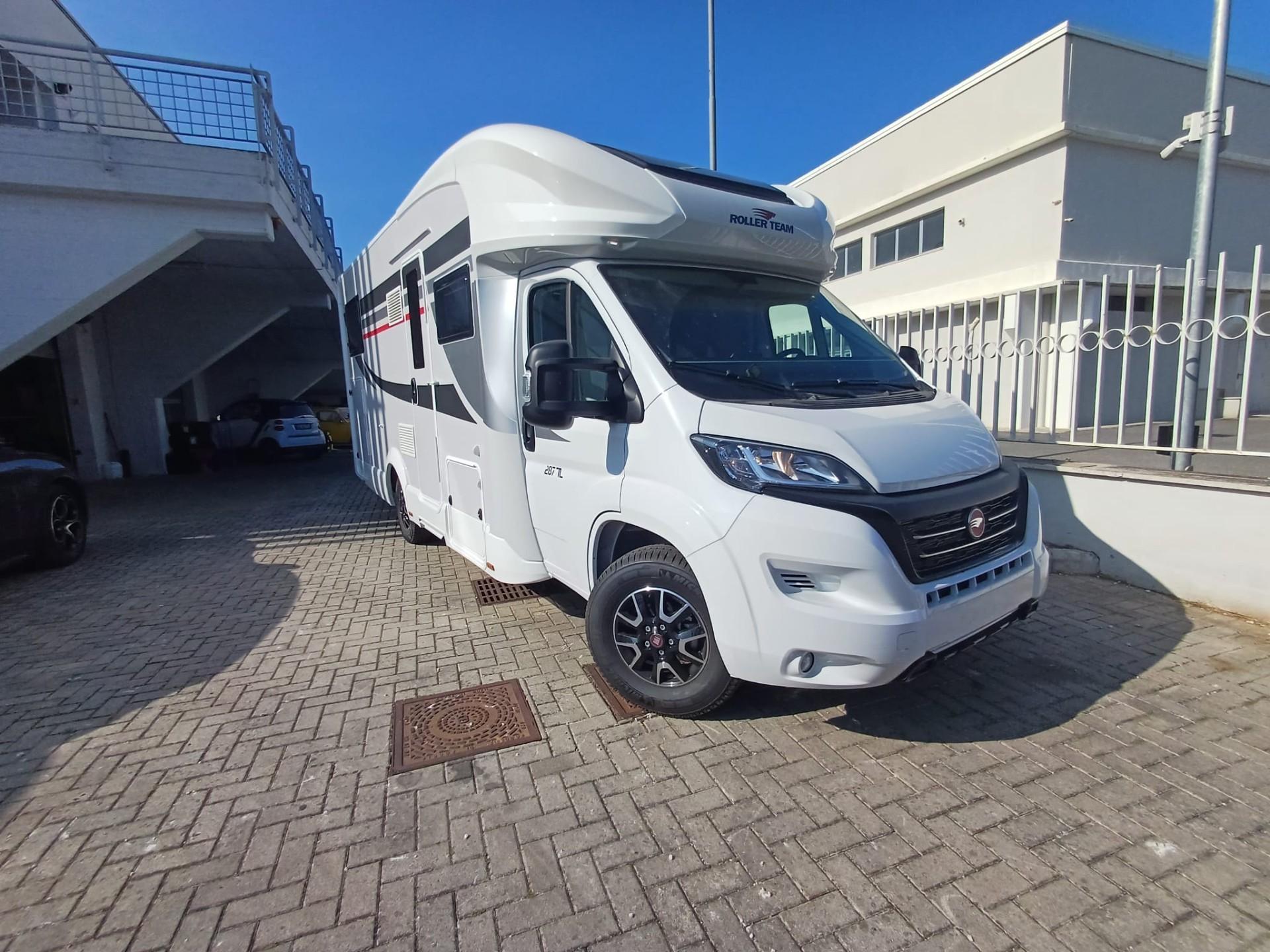 Camper Nuovo Semintegrale Roller Team GRANDUCA 287 TL Auto Village ...