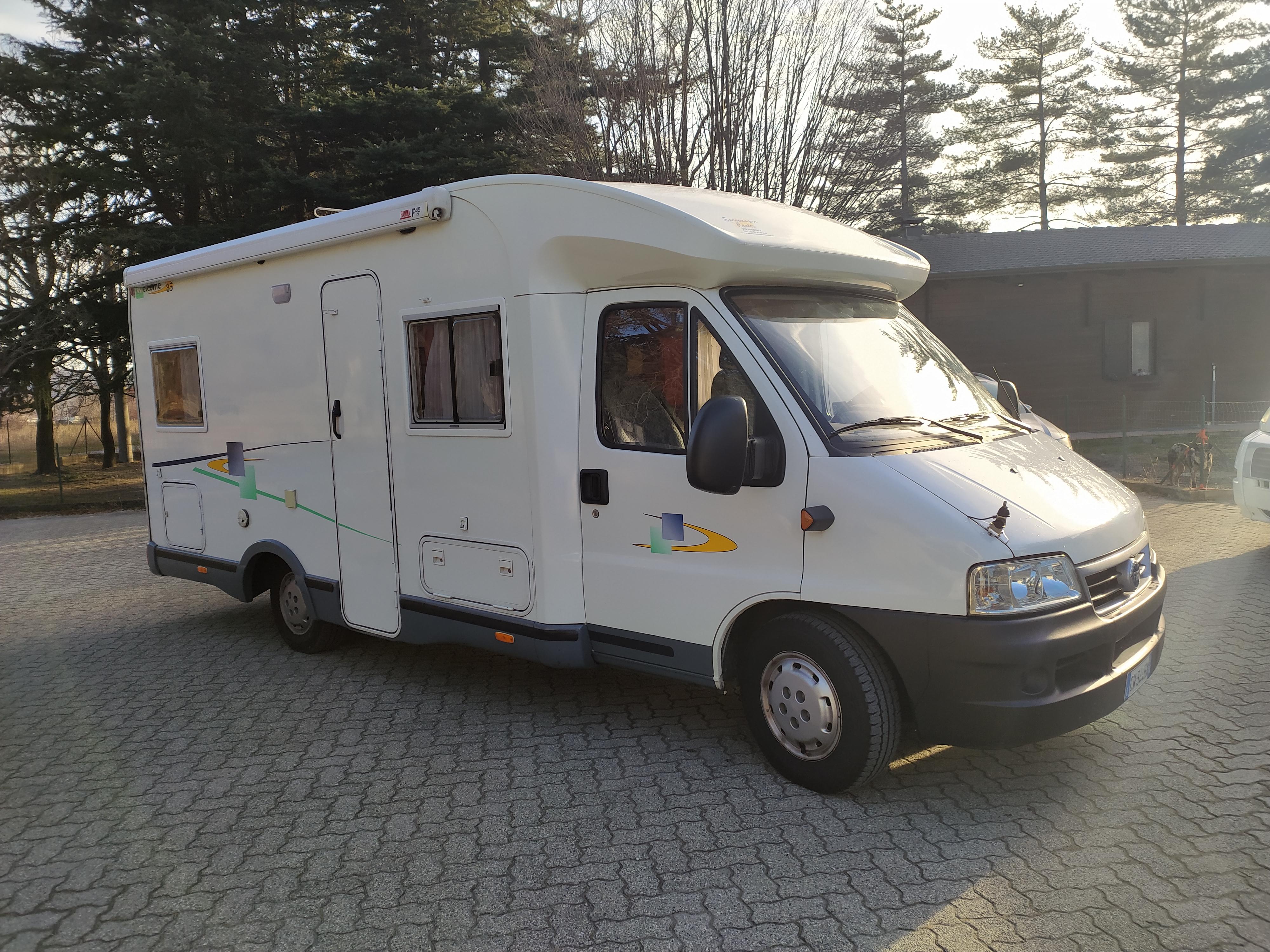 Camper Usato Semintegrale Chausson Welcome 85 2005 EuroCamperCenter ...