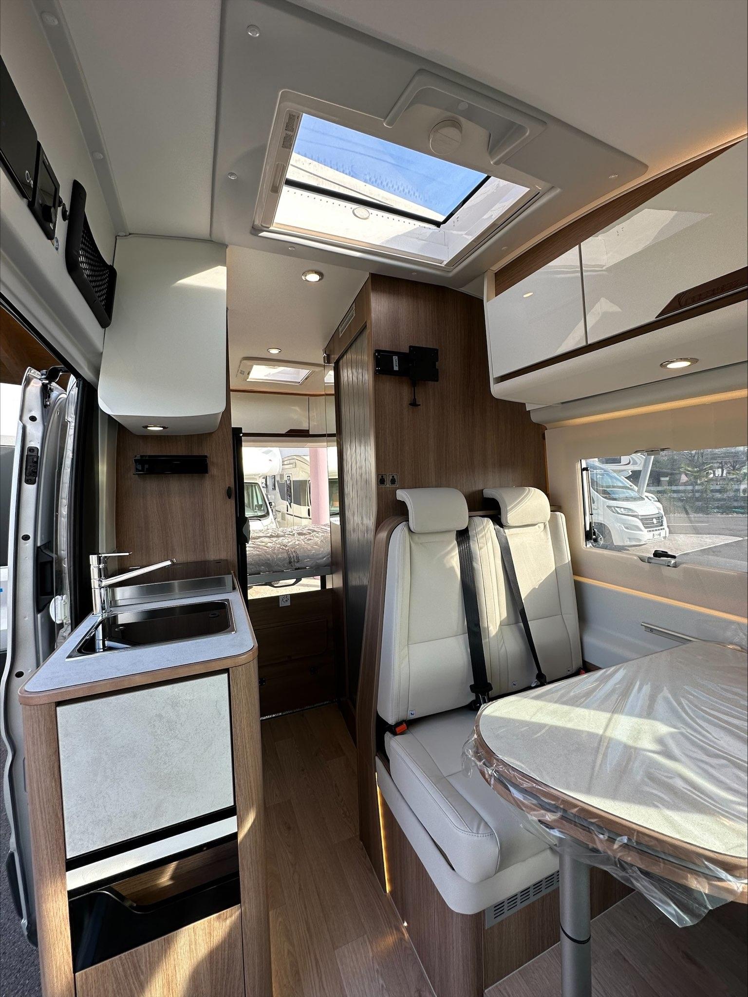 Camper Nuovo Van, furgonato Dreamer D51 ADDICT Guglielmi Autocaravan ...