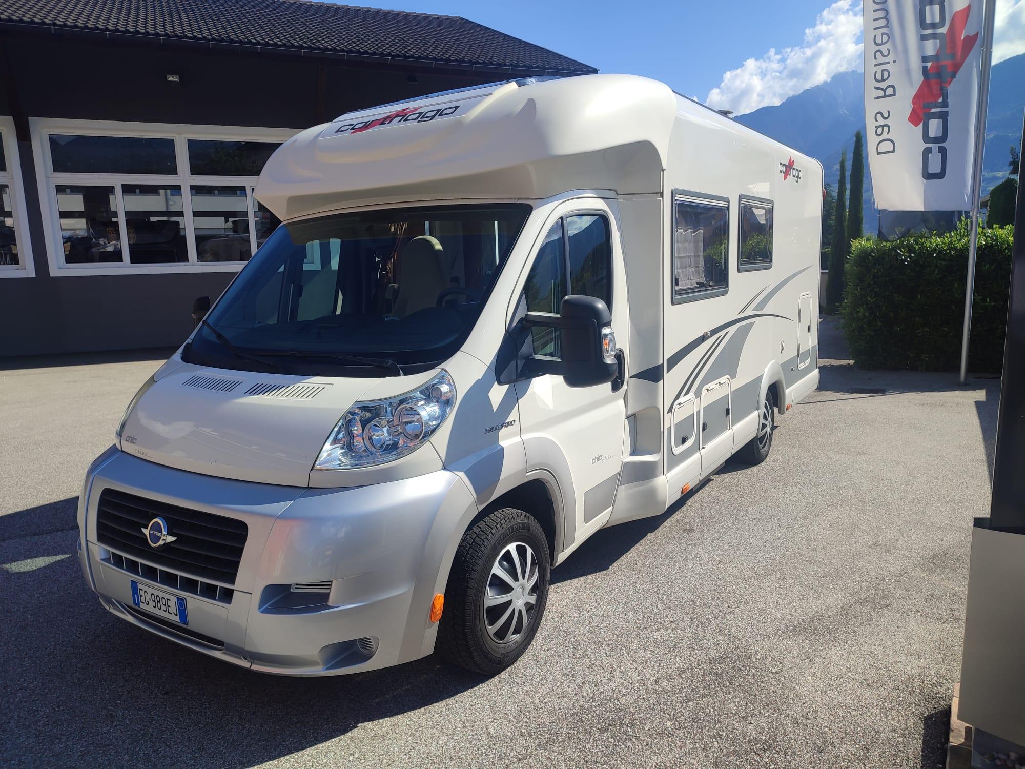 Camper Usato Semintegrale Carthago chic c-line T 4.2 2011 u-car ...