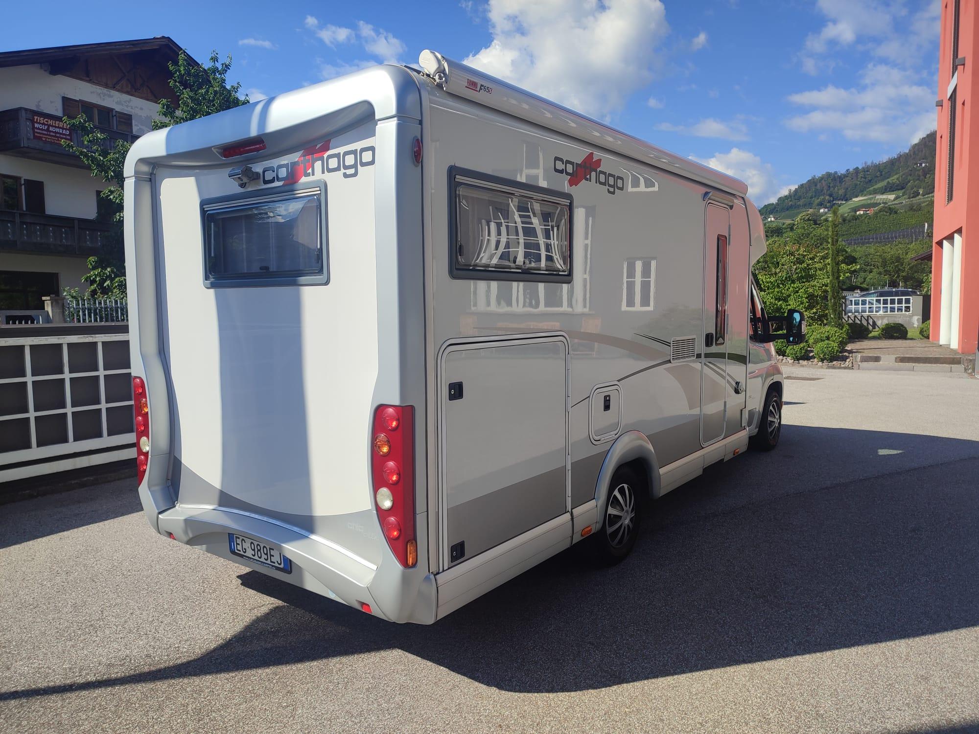 Camper Usato Semintegrale Carthago chic c-line T 4.2 2011 u-car ...