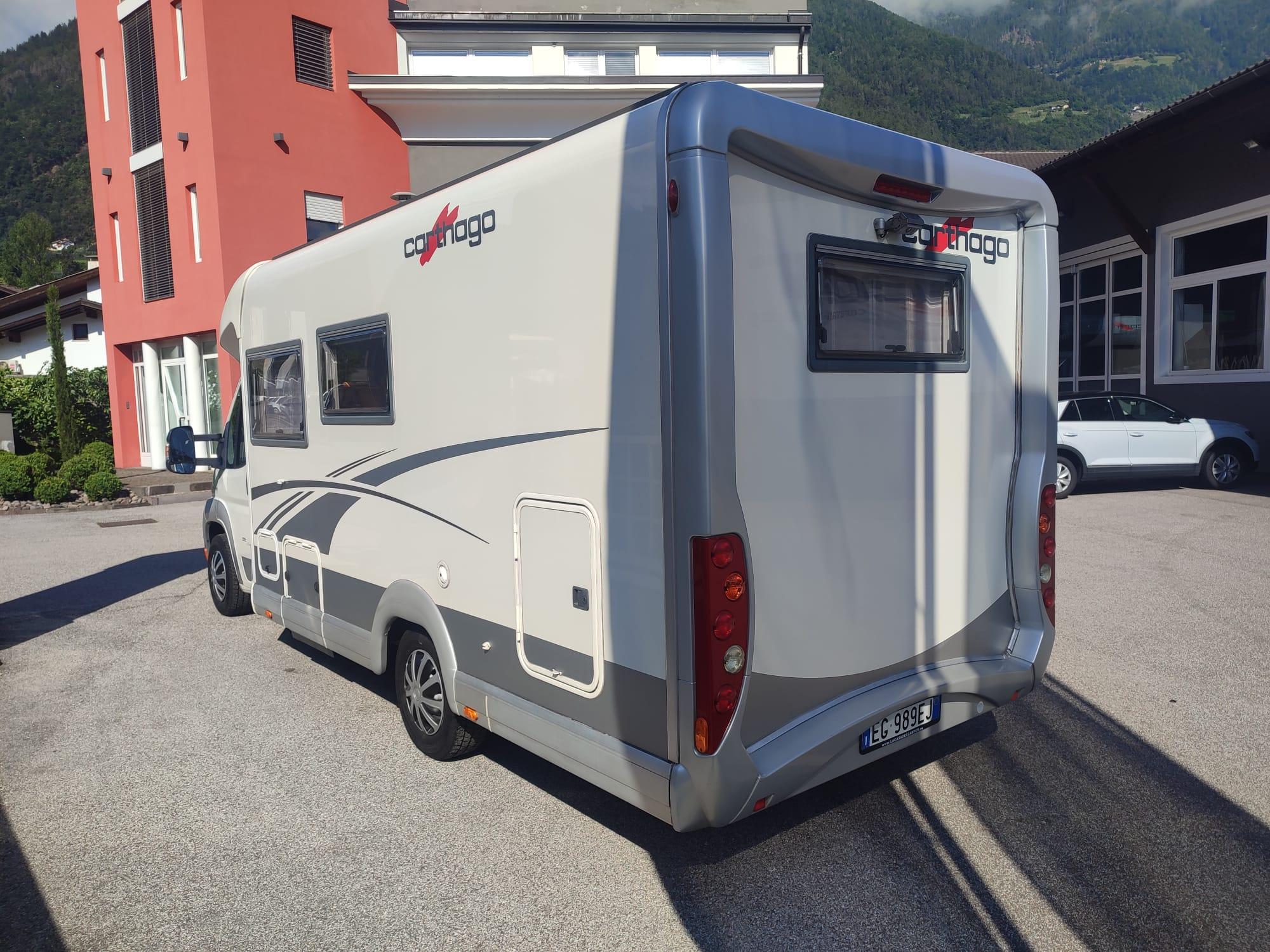 Camper Usato Semintegrale Carthago chic c-line T 4.2 2011 u-car ...