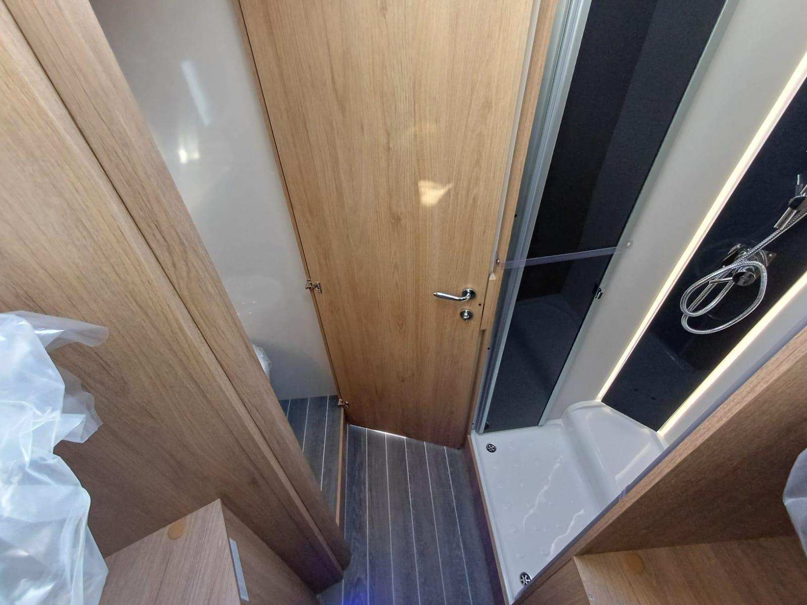 Camper Nuovo Semintegrale Roller Team 287 TL ZEFIRO ADVANCE 2024 Auto ...