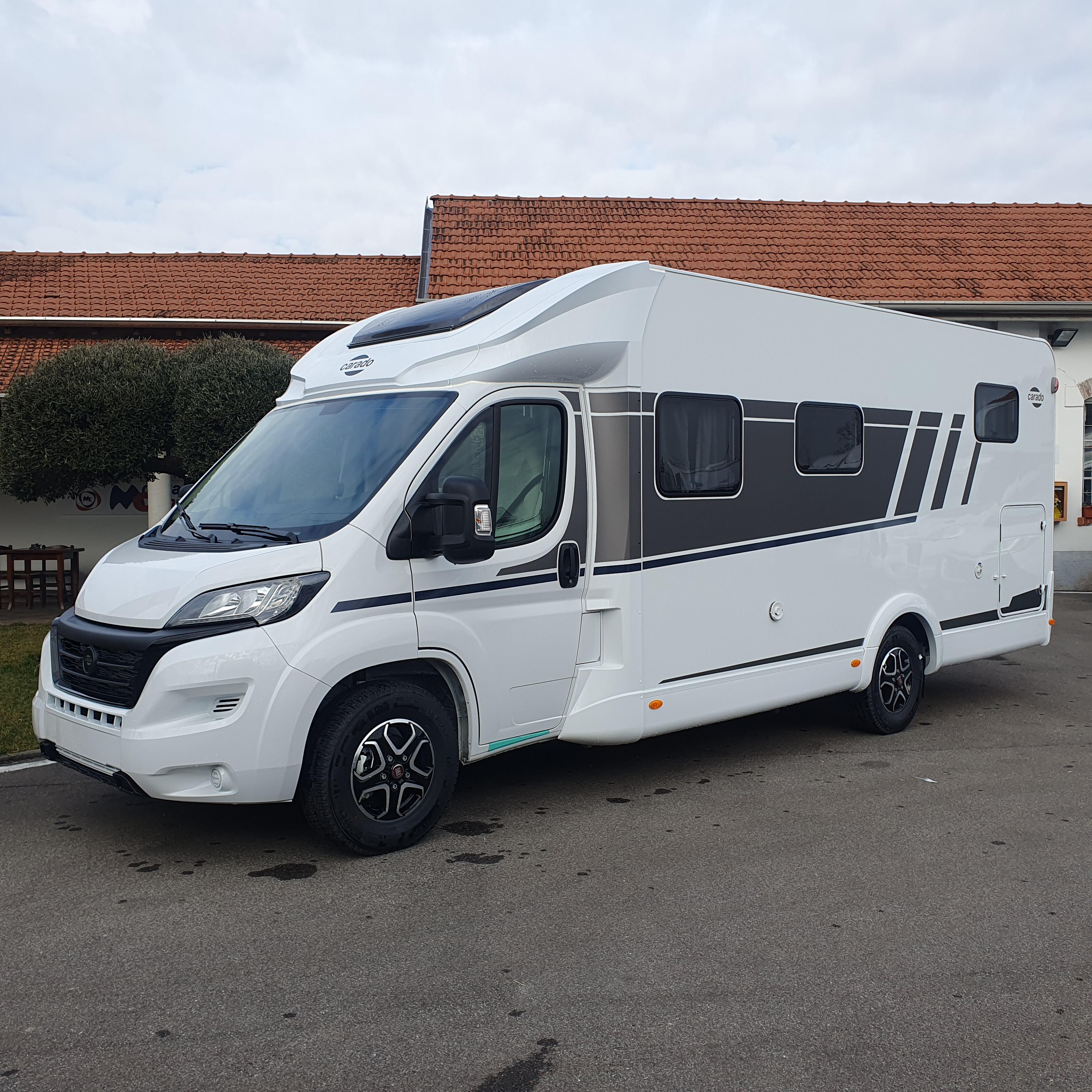 Camper Nuovo Semintegrale Carado T447 Automatico 2024 Monzacamper Monza ...