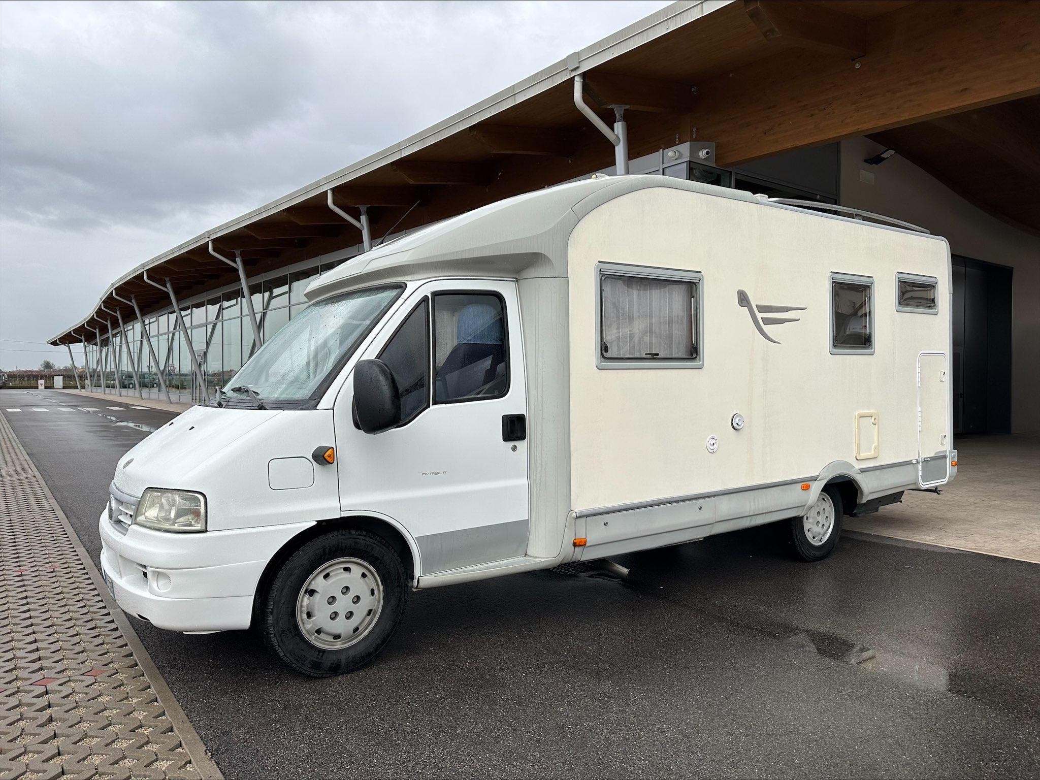 Camper Usato Semintegrale Arca P700 GLM 2003 Guglielmi Autocaravan ...