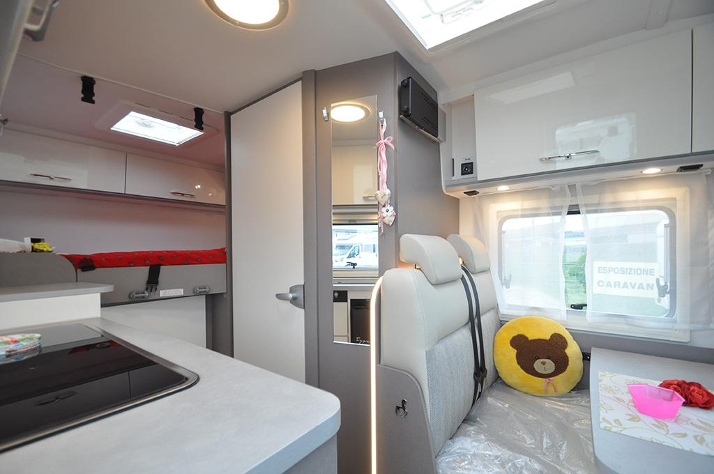 Camper Nuovo Semintegrale Etrusco V 5.9 DF CAMBIO AUTOMATICO Linea 80 ...