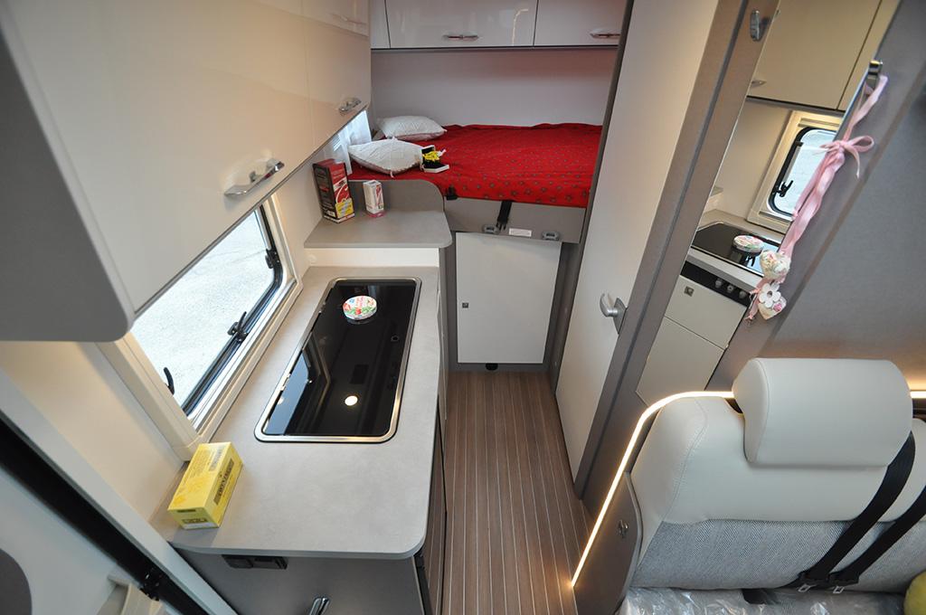 Camper Nuovo Semintegrale Etrusco V 5.9 DF CAMBIO AUTOMATICO Linea 80 ...