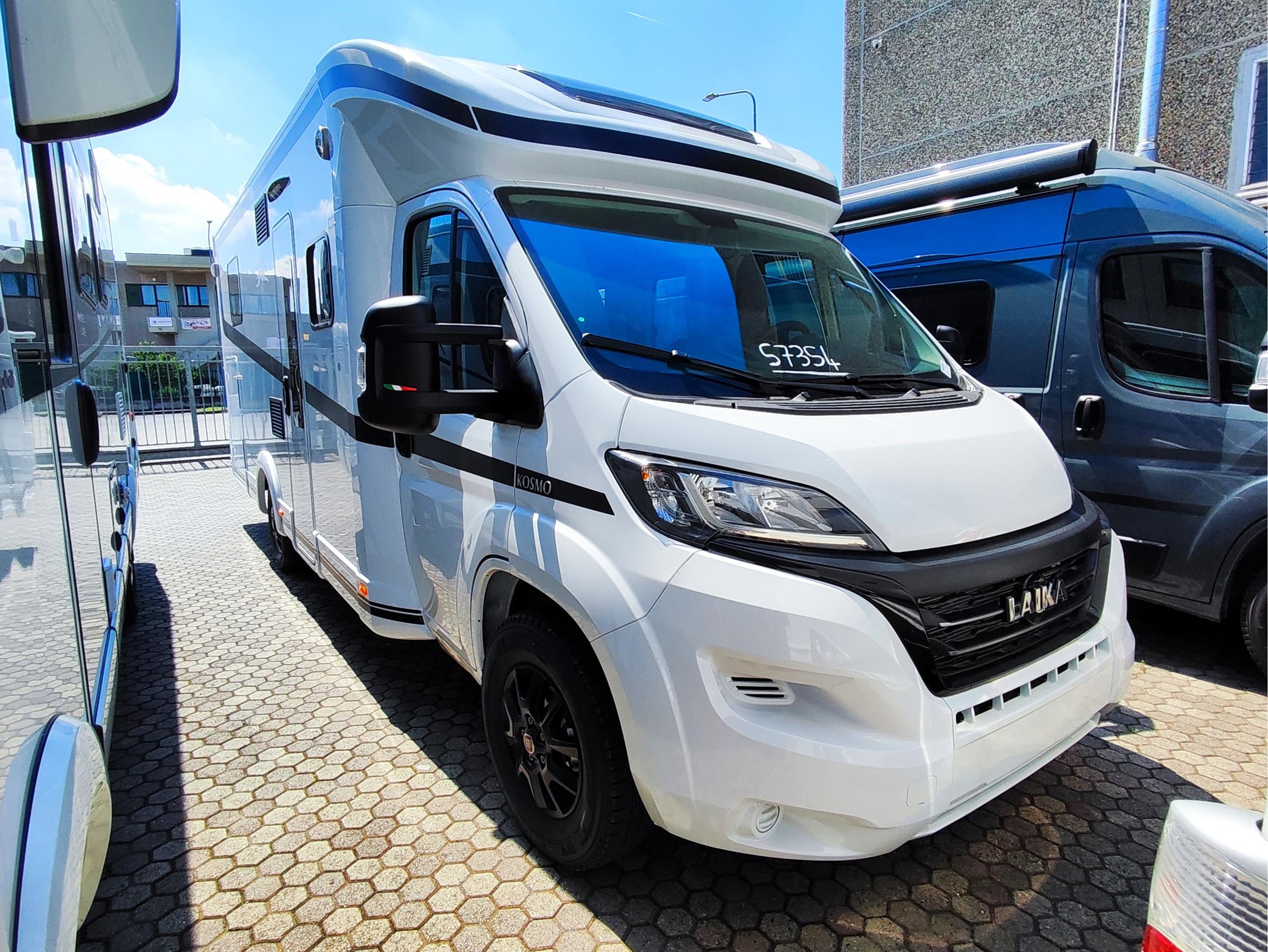 Camper Nuovo Semintegrale Laika Kosmo L 412 DS 2024 VR Camper Druento ...