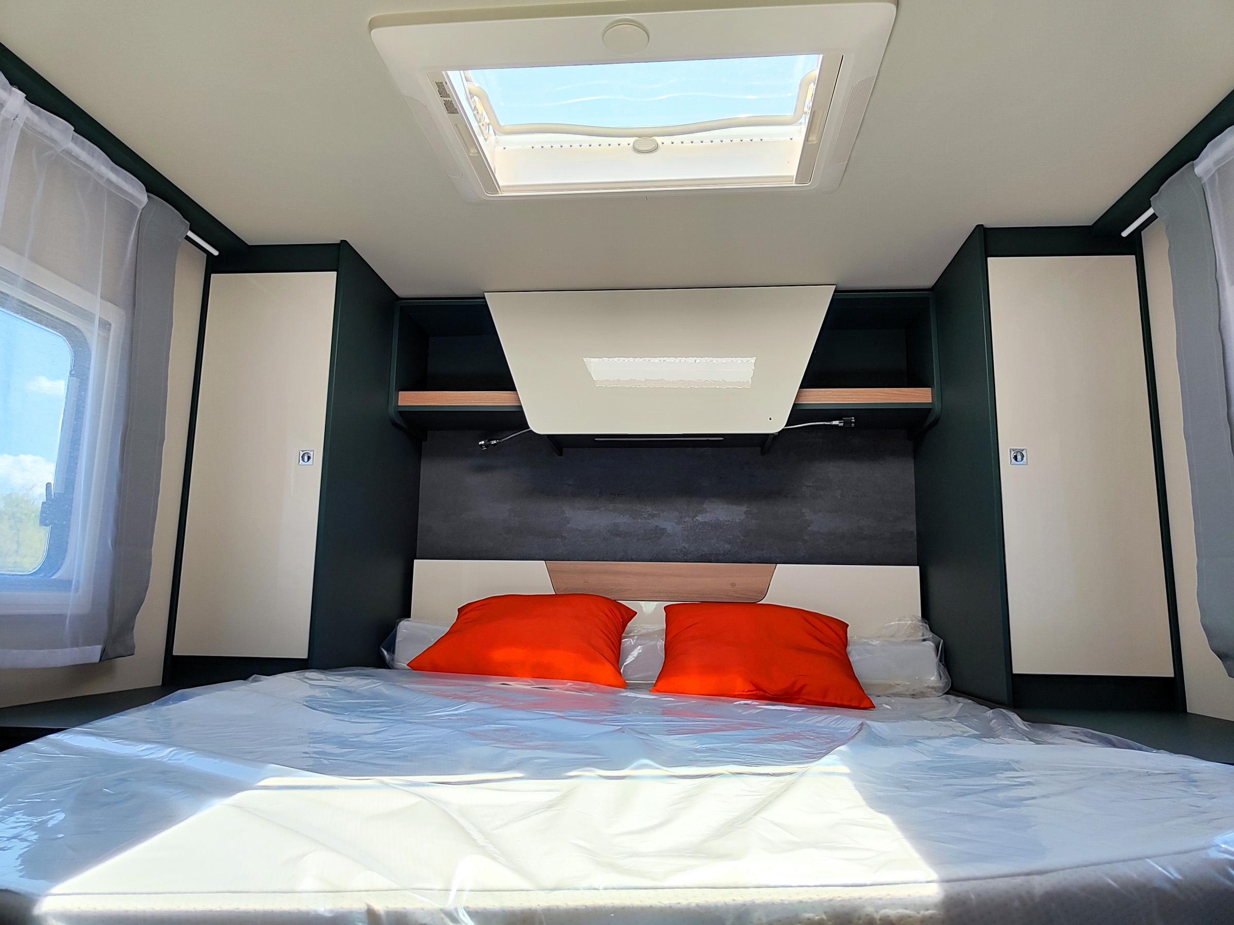 Camper Nuovo Semintegrale Laika Kosmo L 412 DS 2024 VR Camper Druento ...
