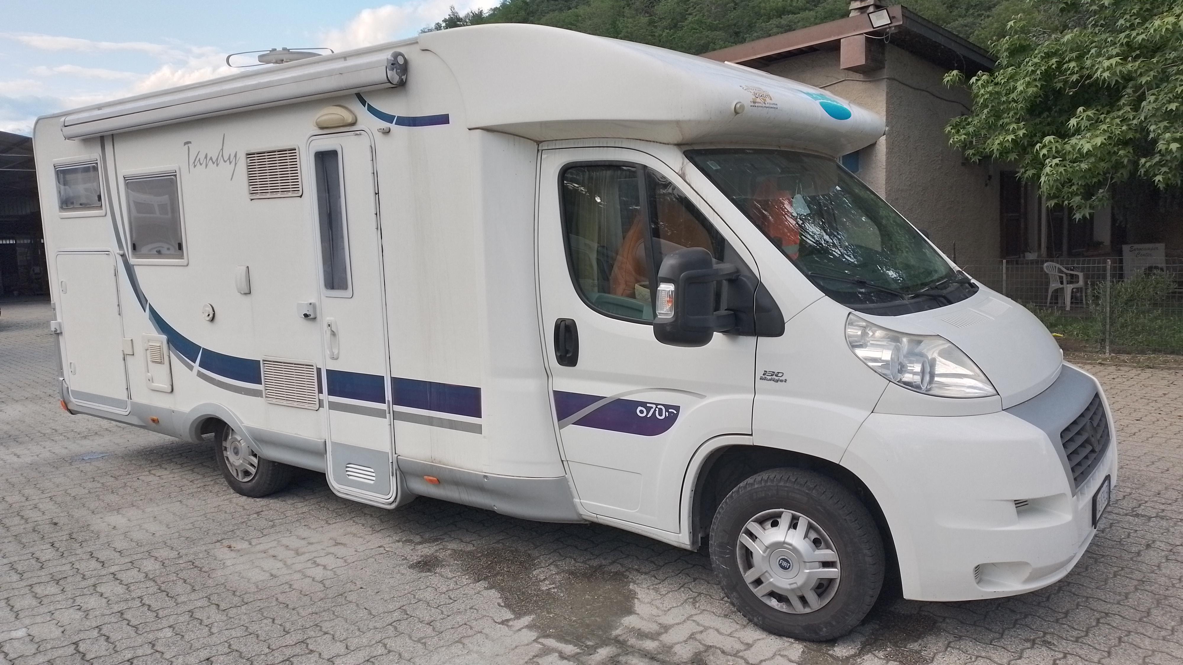 Camper Usato Semintegrale McLouis Tandy 670G 2007 EuroCamperCenter ...