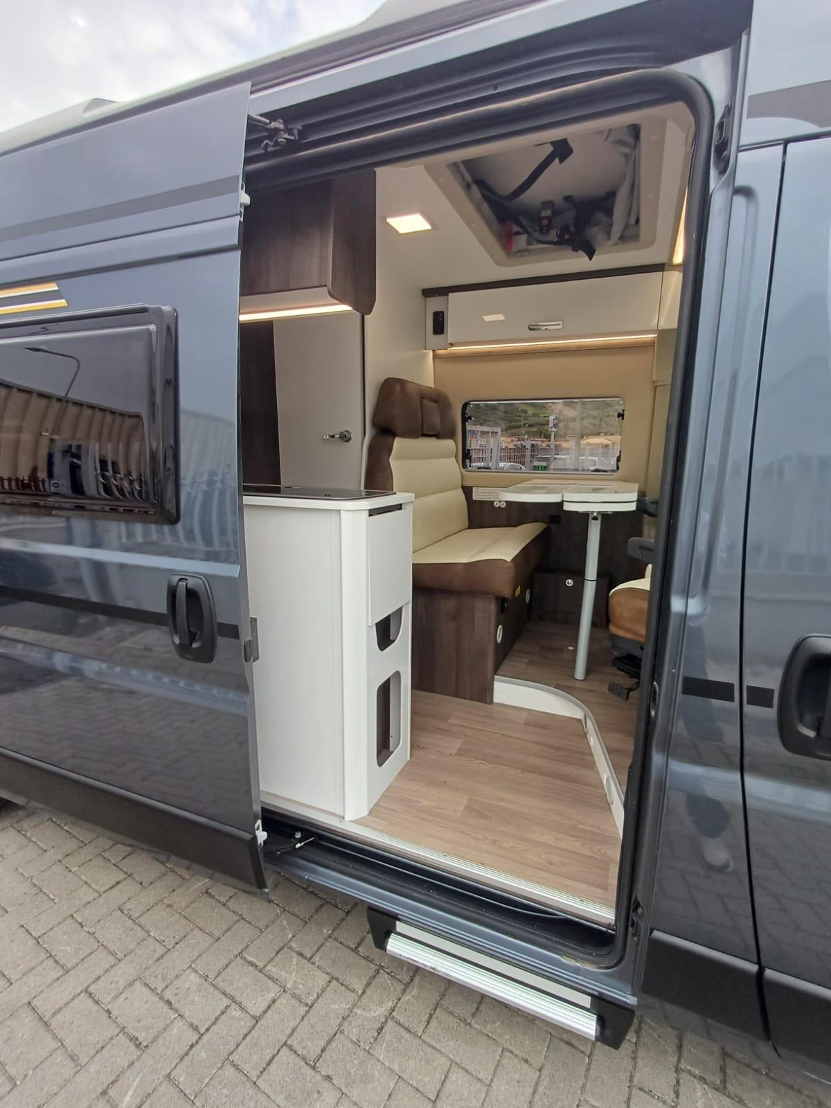 Camper Nuovo Van, furgonato Benimar benivan 120 plus 2024 Auto Village ...