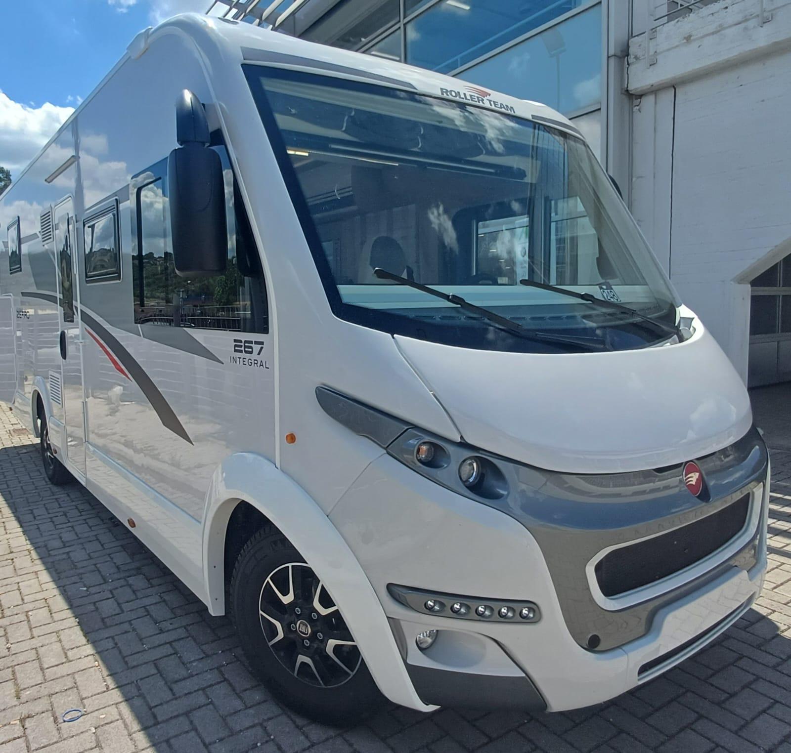 Camper Nuovo Motorhome Roller Team zefiro 267 letto nautico Auto ...