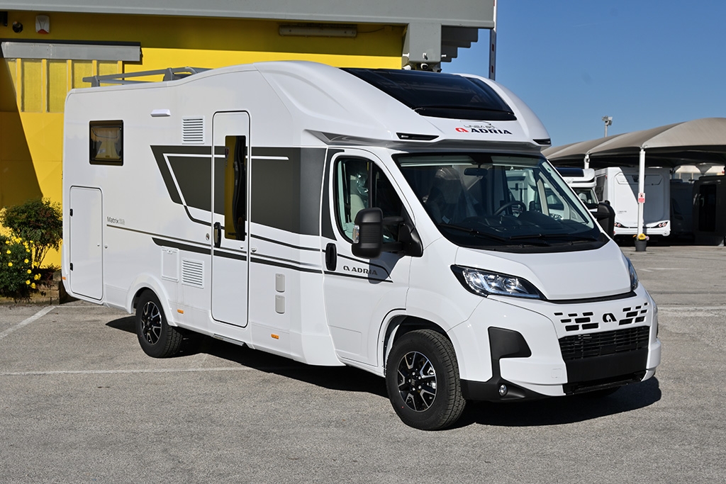 Camper Nuovo Semintegrale Adria MATRIX AXESS 650 DL Linea 80 Campalto | CamperOnLine