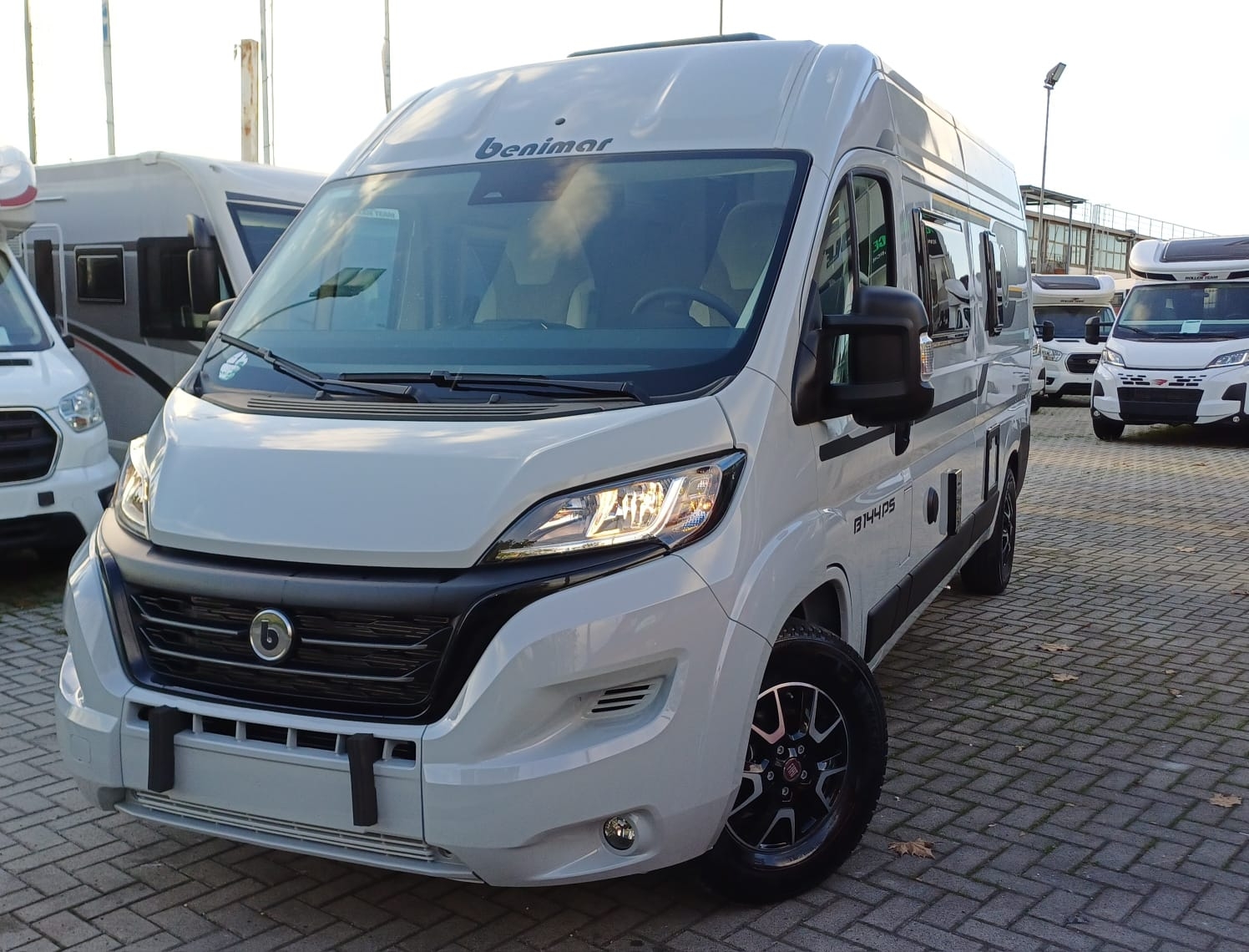 Camper Nuovo Van, furgonato Roller Team benimar 144 plus Auto Village ...