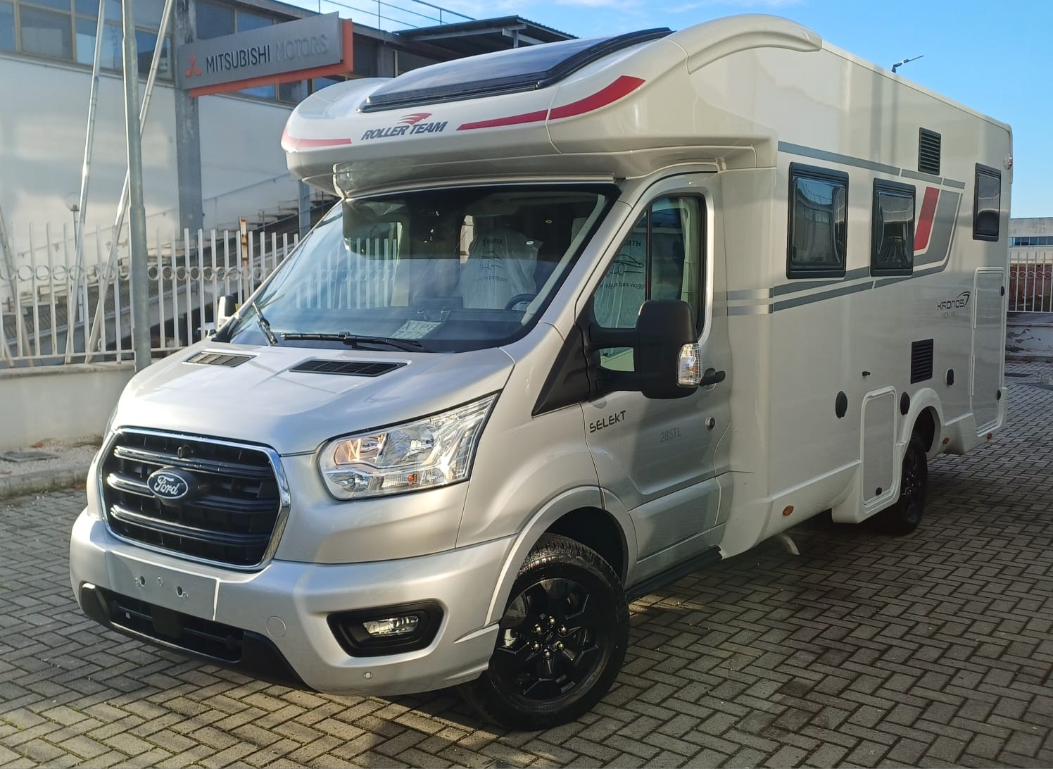 Camper Nuovo Semintegrale Roller Team 285 TL KRONOS ADVANCE 2025 Auto ...