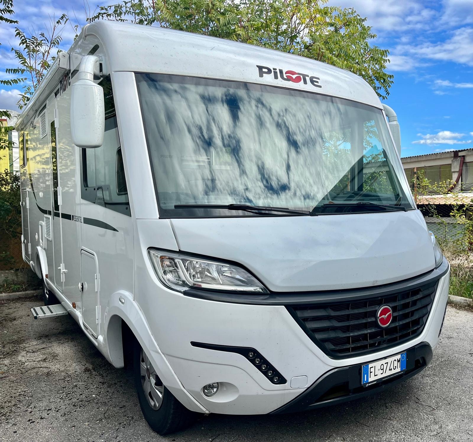 Camper Usato Motorhome Pilote MOTORHOME PILOTE G740GJ 2018 Ippocamper ...