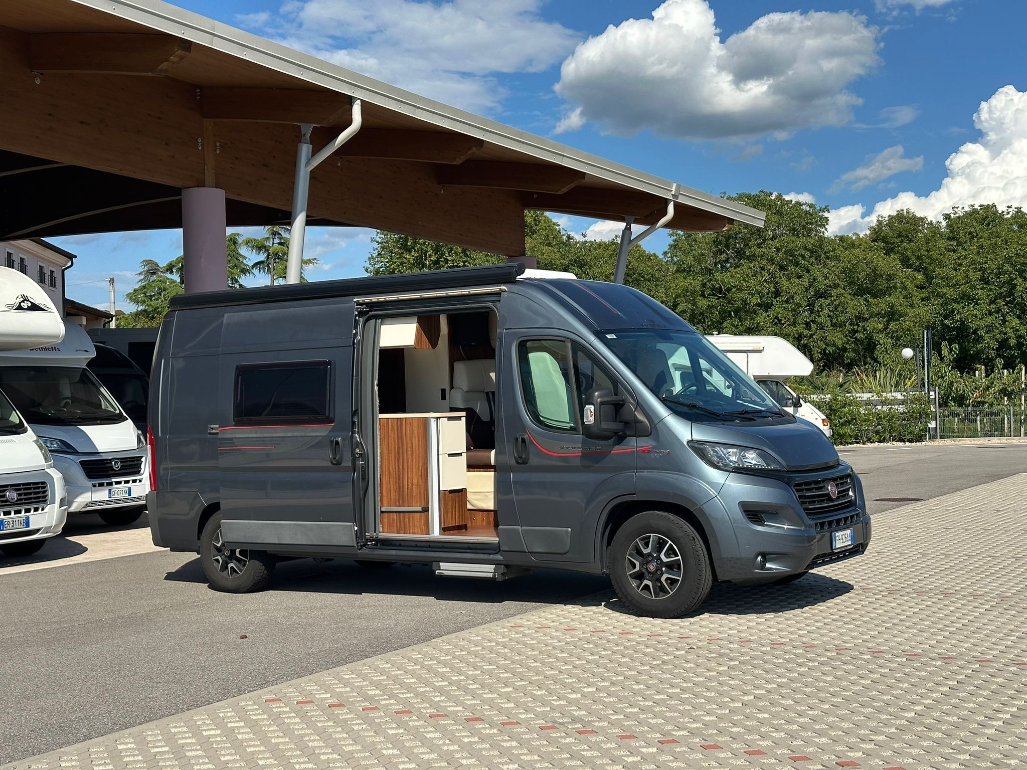 Camper Usato Van, furgonato Roller Team LIVINGSTONE 5 2017 Guglielmi ...