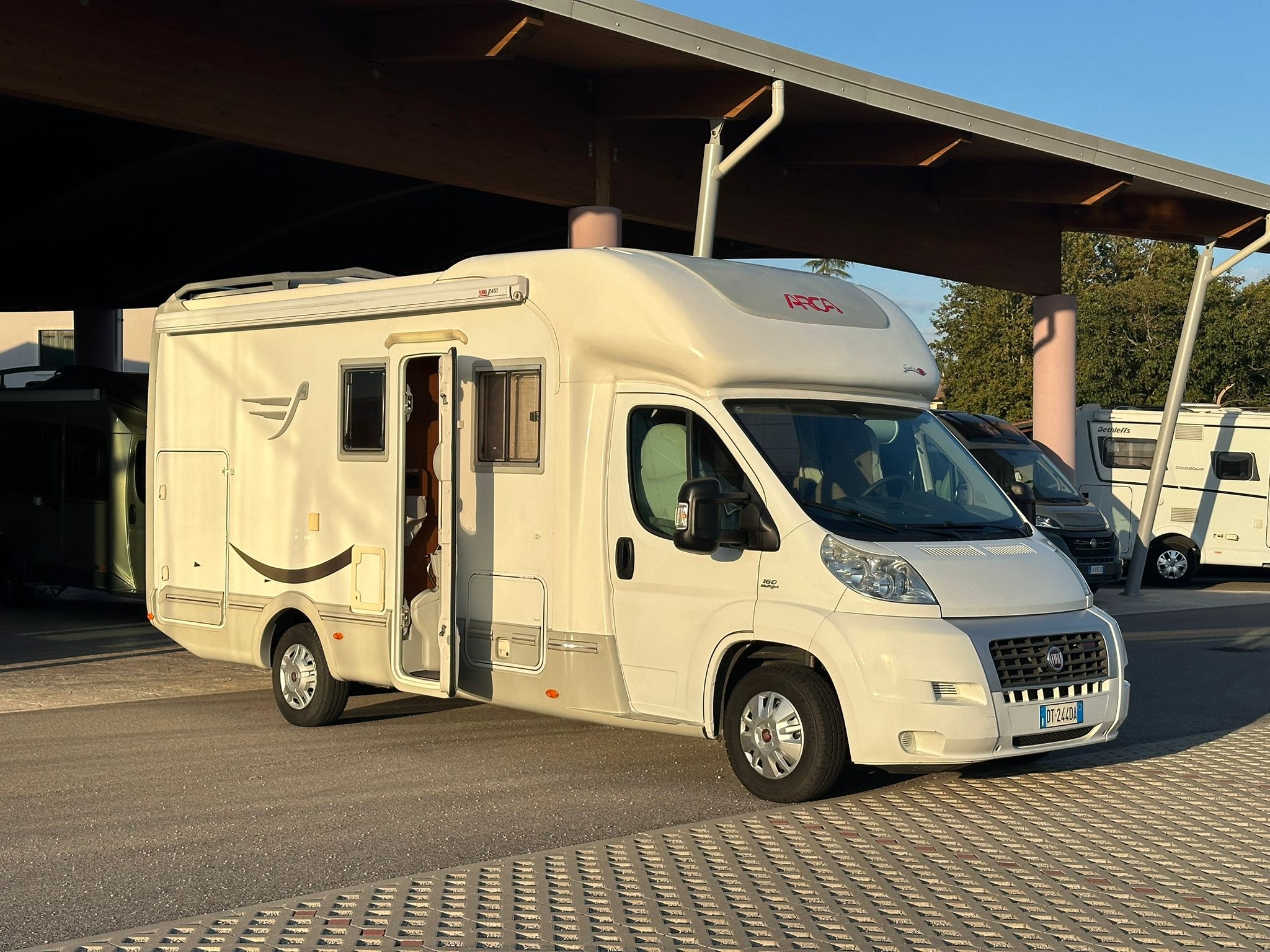 Camper Usato Semintegrale Arca P695 GLM 2008 Guglielmi Autocaravan ...