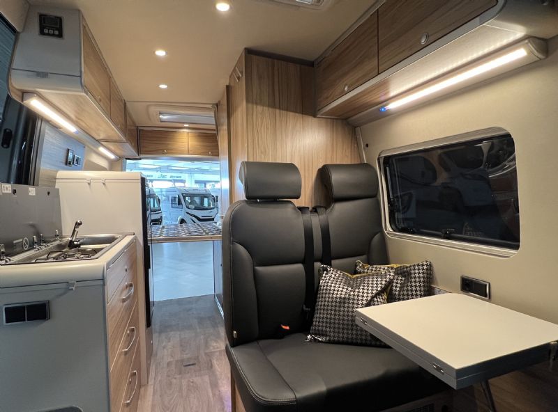 Scheda tecnica Van, furgonato Hymer CamperVan Grand Canyon S 4x4 ...